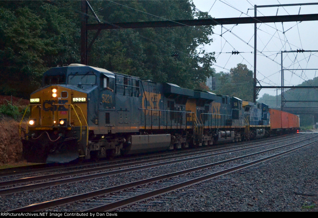 CSX ES40DC 5221 leads Q034-03